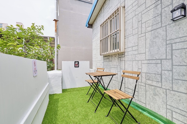 Only Suwon L Beautiful And Cozy Stay L Family-sized L 10mins Walk Subway L - 영화동