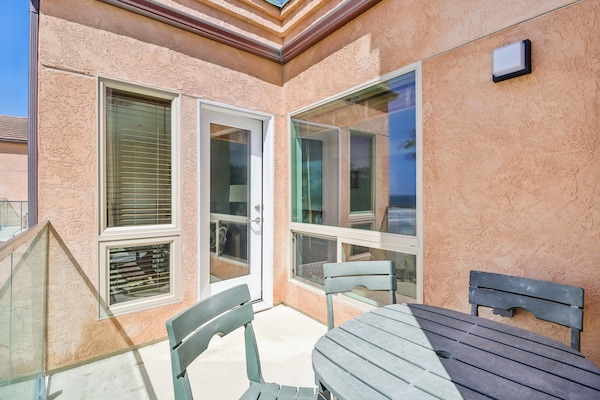 Penthouse Beach Escape! Great View. Gated Parking. Wifi. Heated Pool. Sleeps 6\n - サンディエゴ