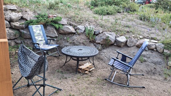 "Cozy Tabernash Retreat - Full Kitchen, Near Trails , Hot Springs, And Resort." - Granby