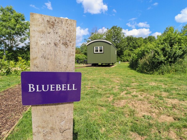 Bluebell, Romantic, Character Holiday Cottage In Waltham - Yorkshire
