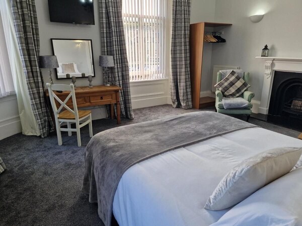 Teviotside Travel Inn - Hawick - Room 1 - Double / Twin - Hawick
