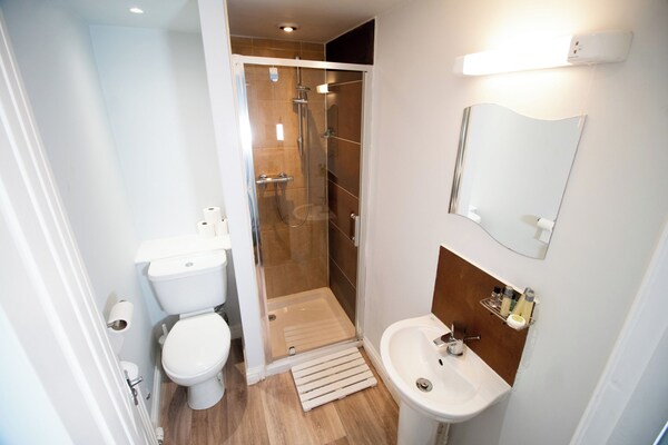 Teviotside Travel Inn - Hawick - Room 7 - Family Suite - Hawick