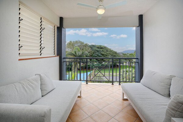 Tropical Comfort: Pool & Stunning Esplanade - Cairns