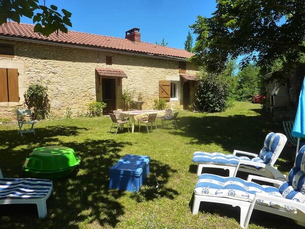 Homerez - Charming House In Les Junies With Garden View - Puy-l'Évêque
