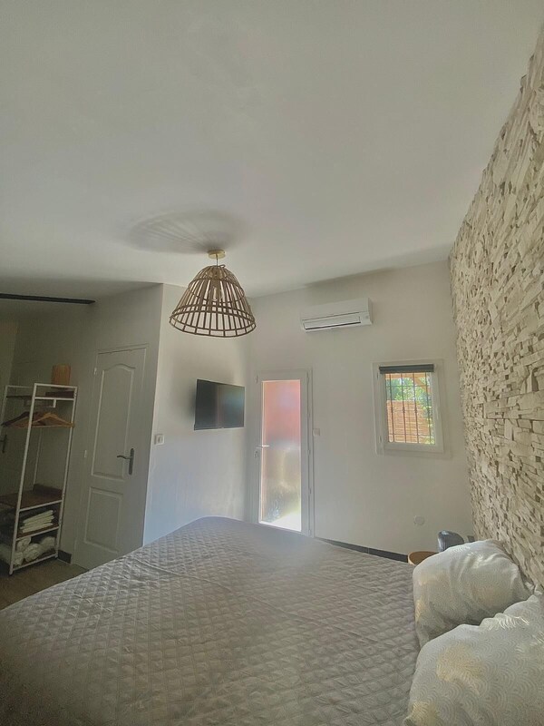 Chambre Cosy Avec Extérieur - Arles