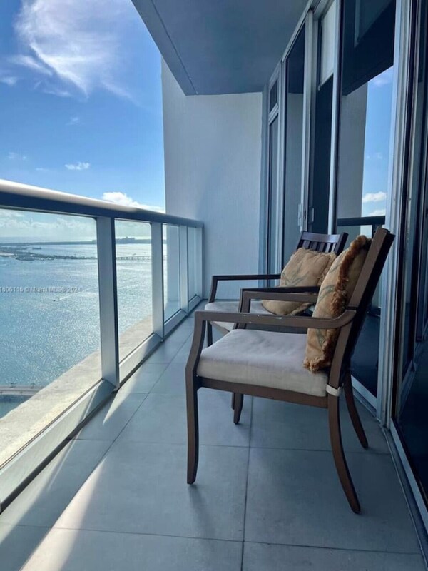 Icon Brickell - 47th Floor - Bay Views - Spa Acess - Miami