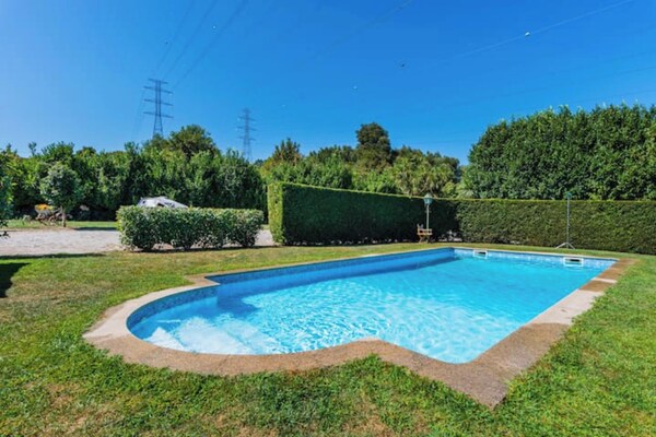 Homerez - Villa Espaciosa Con Piscina Privada En Penafiel - Penafiel