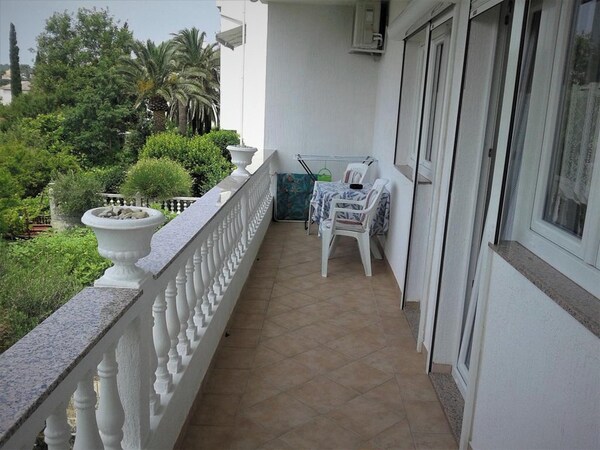 Homerez - Gemütliches Apartment Mit Garten In Palit - Rab