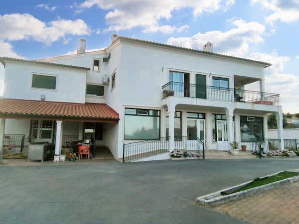 Homerez - Appartement Confortable Avec Vue Sur Montagne - 90 M² - Cheminée - Ourém