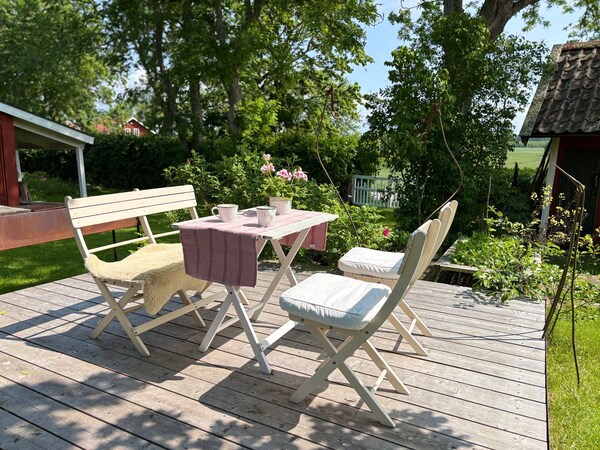 Swedish House With Garden & Canoe - Hus Solgården In Mariestad - Mariestad