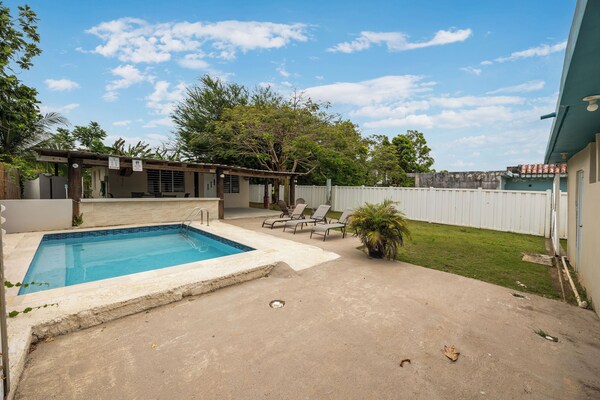 1 Step From The Beach  | Pool | Pet Friendly | Modern Bedrooms - Puerto Rico