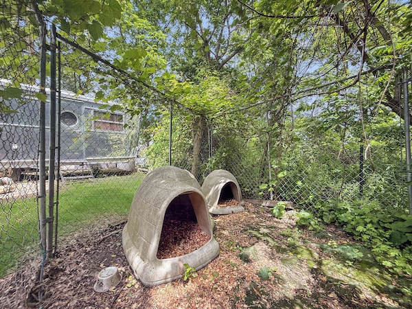 Unique Stay! Cottage + Rv - By Marina & Strip - Lake Erie, PA