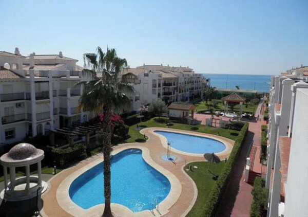 Homerez - Elegant Apartment In Torrox 58m² With Pool - Torrox Costa