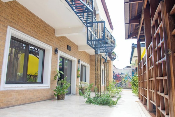 Homerez - Spacious Kinshasa Apartment With Balcony - Kinshasa