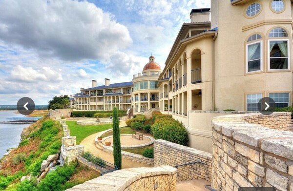 Cozy 2-bedroom Condo Sitting On Lake Travis In Peaceful Lago Vista. - Lake Travis