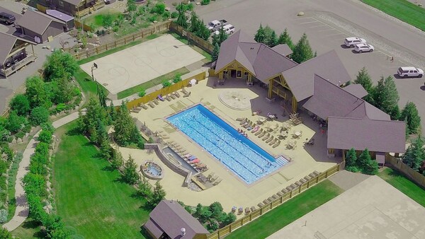 Ridge Retreat  Hot Tub, Views & Family Fun In Roslyn Ridge - Ronald, WA