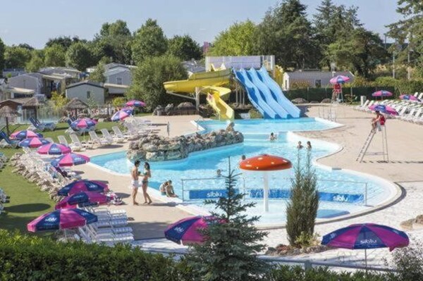 Homerez - Bungalow Charmant à Onzain + Piscine - Blois