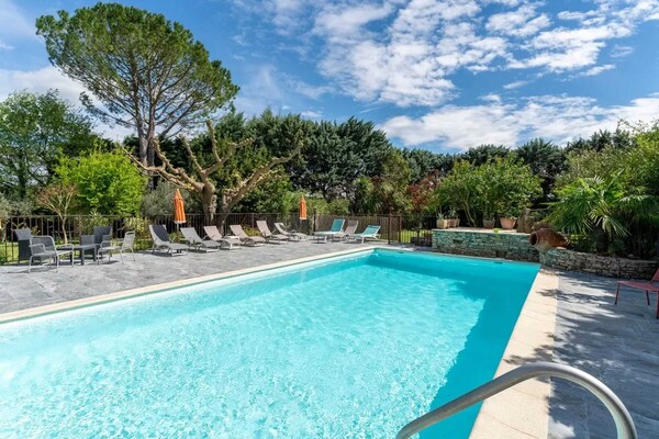 Homerez - Villa Spacieuse à Vézénobres Avec Piscine Privée - Alès