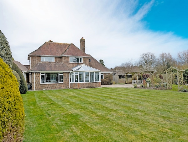By Harbour, Birdham - A Family House That Sleeps 7 Guests In 3 Bedrooms - Chichester