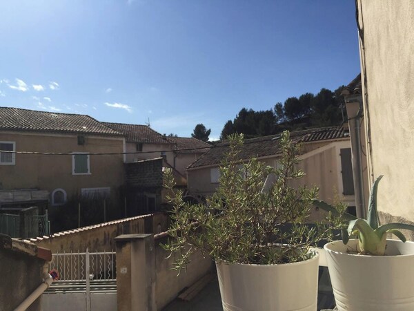 Homerez - Comfortable Apartment In Vedène - 45m² - Terrace - Avignon