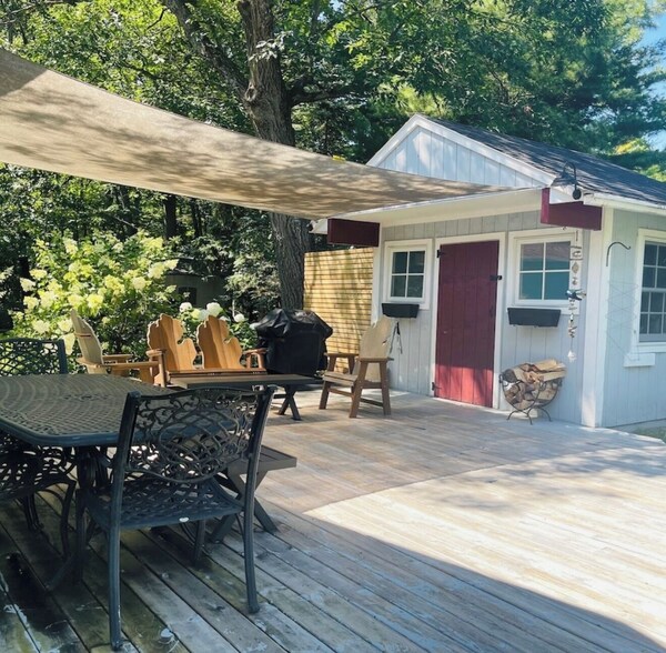 Northern Retreat In The Heart Of Indian River! - Indian River, MI