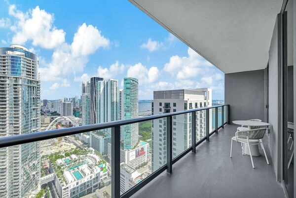 Modern Luxury In Downtown Miami - Coral Gables, FL
