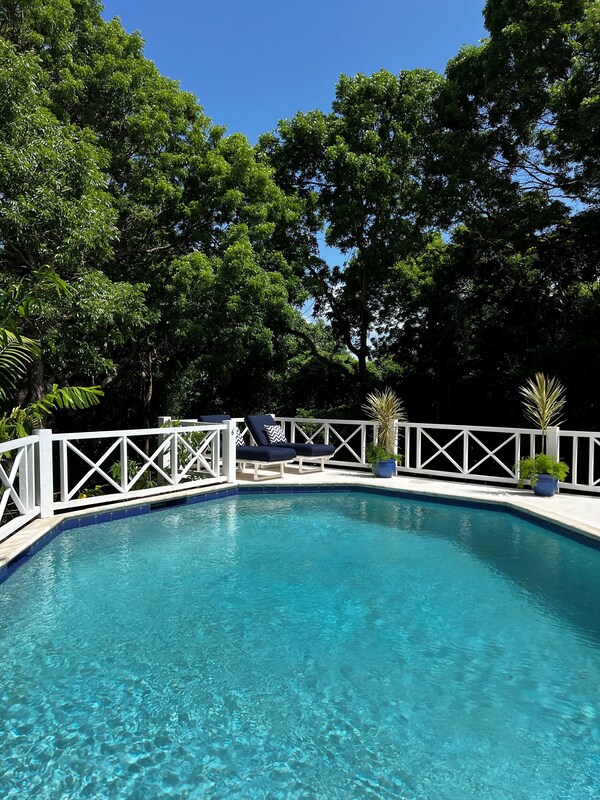 Mahogany Grove Villa - Barbados