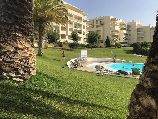 Homerez - Spacious Apartment In Alvor - 100 M² With Shared Pool - Alvor
