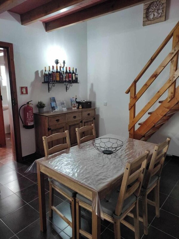Homerez - Maison Climatisée à Redondo - Confort Moderne - Redondo