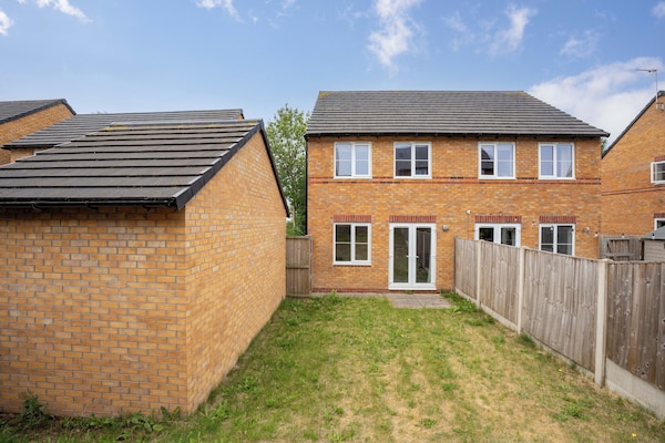 Charming 3-bedroom House In Delightful Nottingham With Wifi - Nottingham