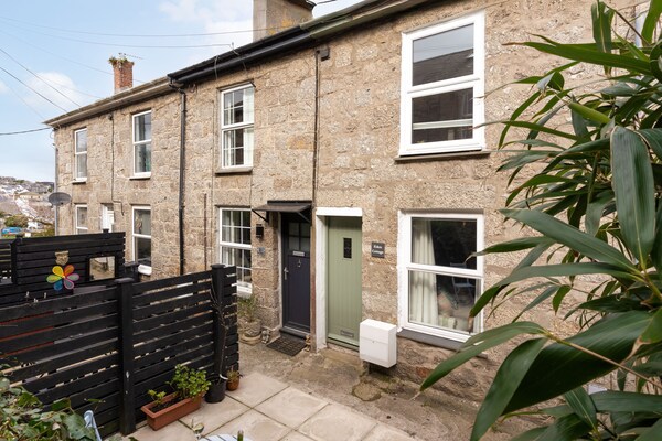 Eden Cottage - Stylish Fisherman's Cottage - Penzance