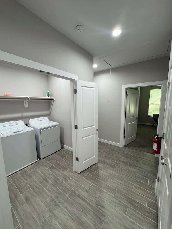 Perry Ave Penthouse, 5 Mins To Dwtn, Wifi, Grill, Family Games Professionally Ma - Waxahachie, TX