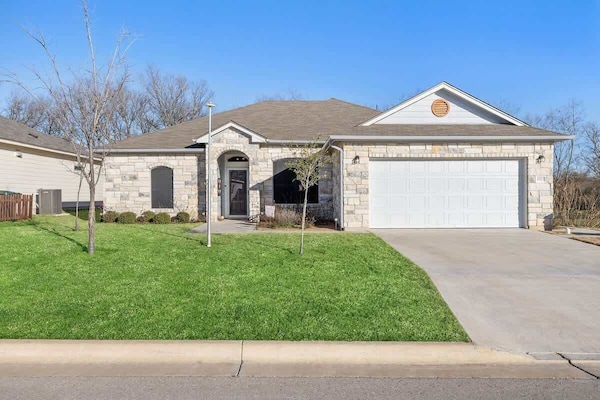 New* Temple+4bd+1 Story+pet Friendly+fast Wi-fi - Temple, TX