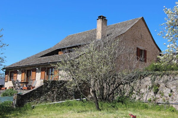 Homerez - Appart. Vue Mont. à Espalion - Espalion