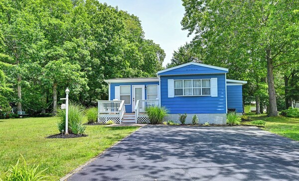 Comfy Coastal Getaway - 2bd Home Just 10 Minutes To Bethany Beach! Free Wifi, Bikes, And More! - 델라웨어