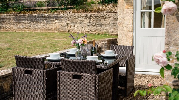 Pickett Cottage - Pet Friendly Near Northleach - Bibury