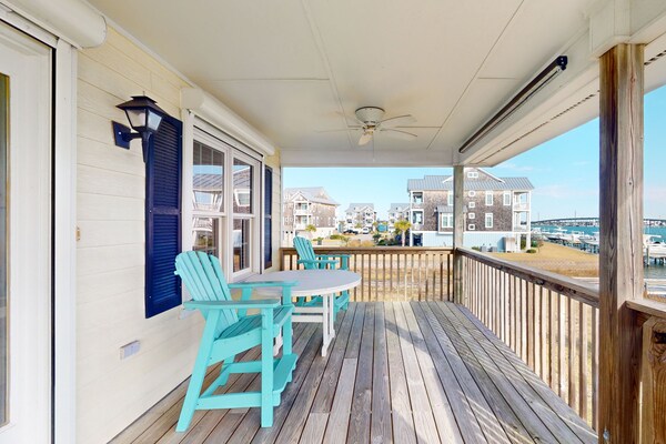 Charming Water-front Home In Atlantic Beach With Full Kitchen And Wifi - Beaufort, NC