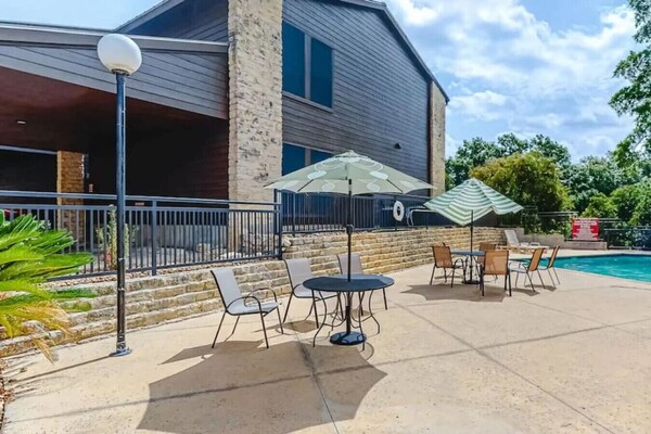 Warnecke Waters Edge | Stunning Remodel | Comal - New Braunfels, TX