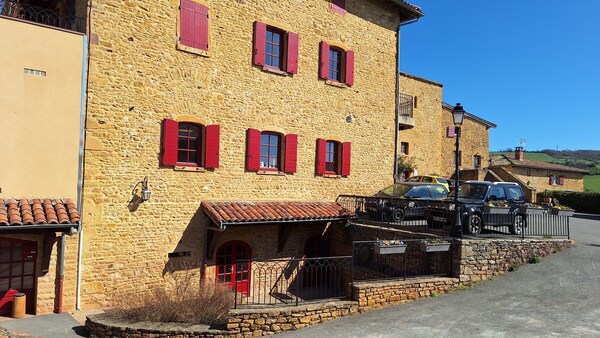 La Bulle Dorée Comfortable Apartment & Spa Oingt - Villefranche-sur-Saône