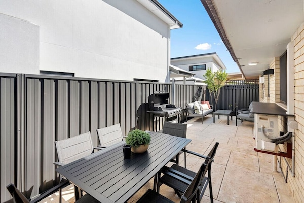 Coastal Elegance! A Luxurious, Dreamy Escape! - Perth
