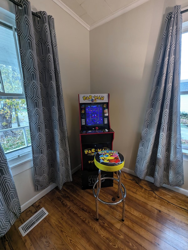 Hook, Wine & Sinker - 2bed/1bath W Game Space And Extra Parking - Illinois