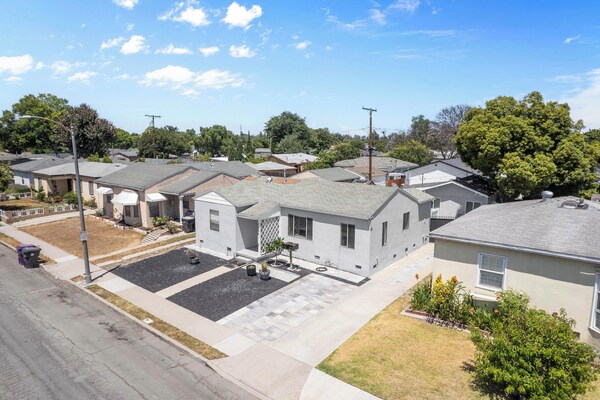 Modern Coastal Retreat  3br Gem In Long Beach - Long Beach, CA
