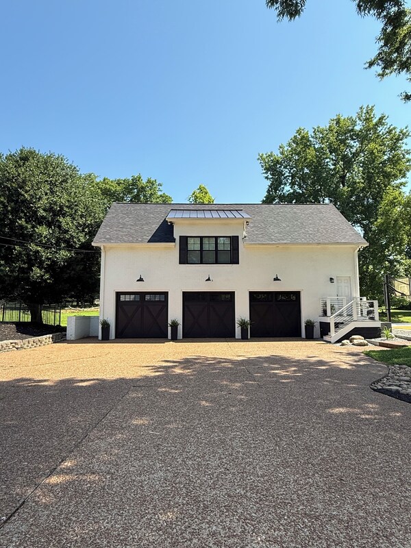 Charming 2-bedroom Carriage House Located In A Peaceful, And Quiet Neighborhood. - Hendersonville, TN
