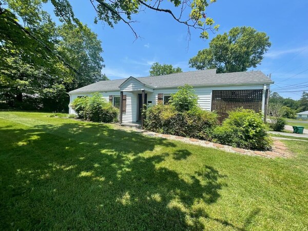 Relaxing 3 Bedroom Home Near Downtown - Blaine, TN