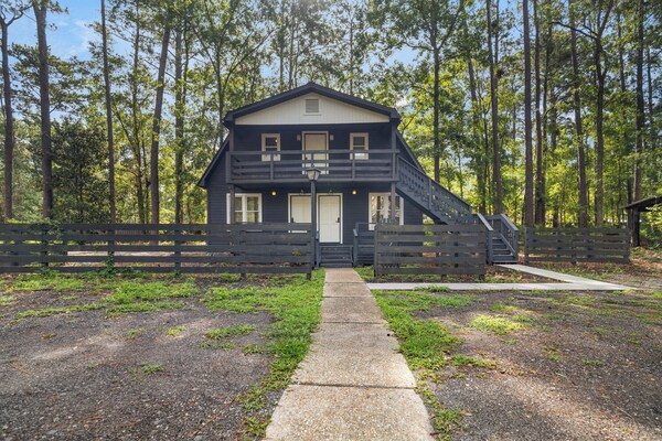Cabin Style 1-bedroom Apartment With Wifi, Ac, & Pool In Fantastic Jacksonville - Jacksonville, FL