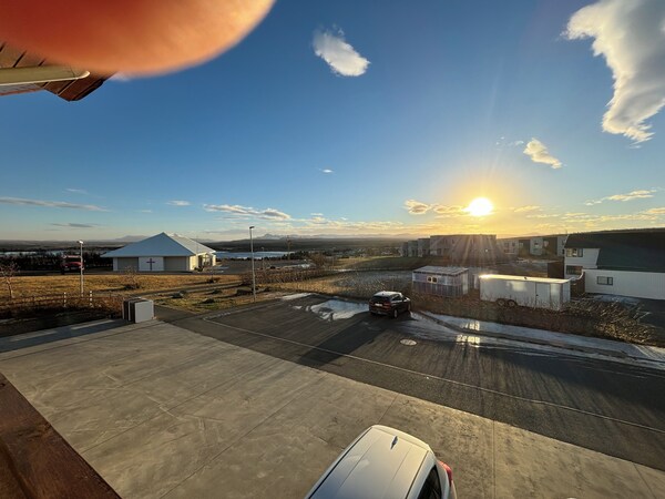 Spacious 4-bedroom House In Kopavogur With Wifi. - Reykjavík