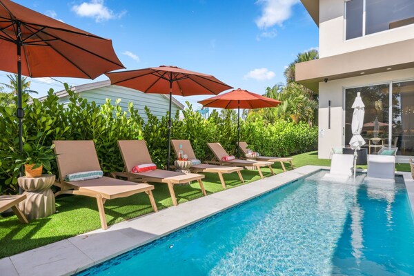 Sp New Luxe Modern Villa + Private Guest House | Walk To The Ave & Beach! - Delray Beach, FL