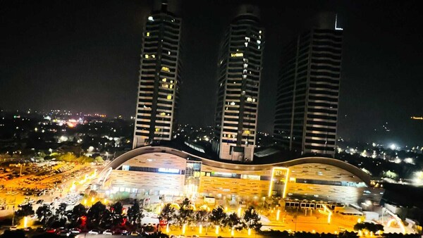 Lmy Luxury Serviced Apartment In Elysium Tower Facing Centaurus Mall - Islamabad
