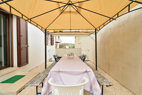 Ferienhaus 'Ogliastra' Mit Bergblick, Privatem Garten Und Klimaanlage - Bari Sardo