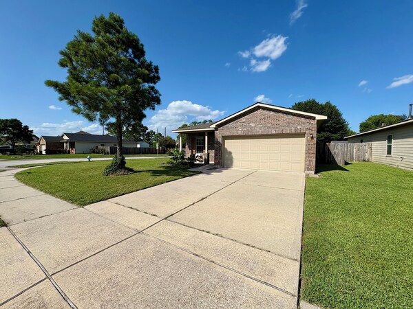3br Home Near Iah  Humble Tx  Ez Beltway Access - Humble, TX